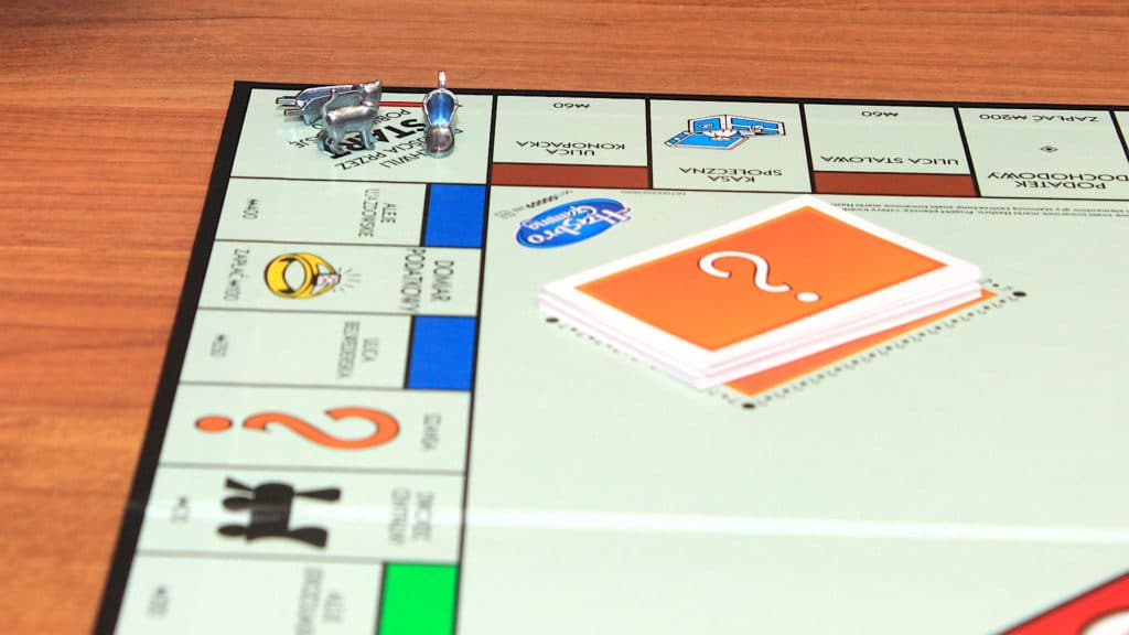 How to play Monopoly?